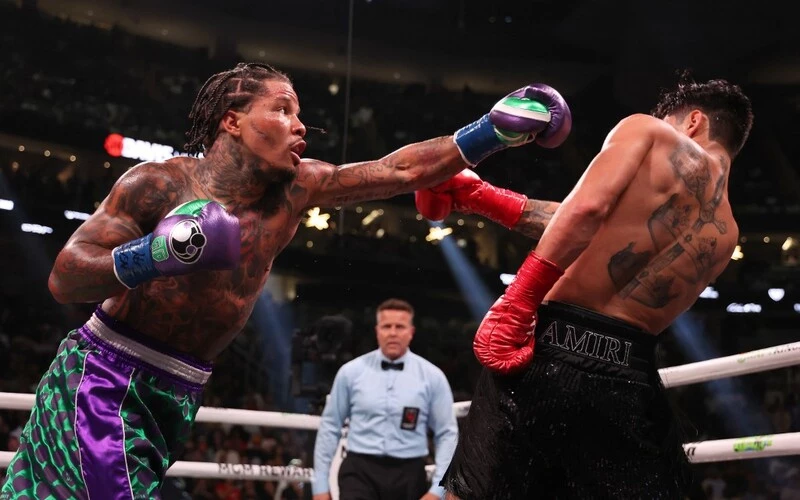 2023 Boxing Recap: Highlights Superfights and Upset Stories